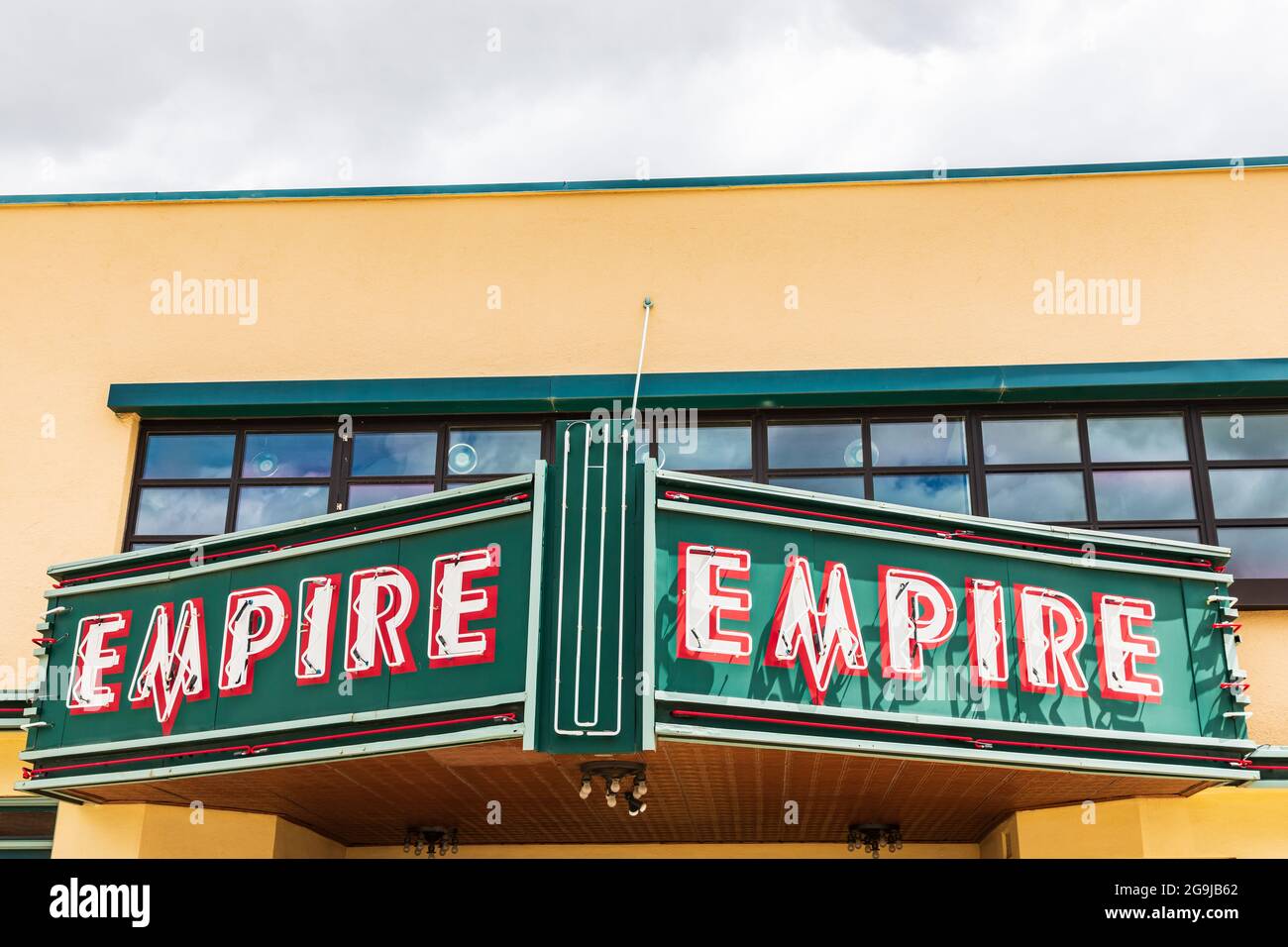 Small town movie theater hi-res stock photography and images - Alamy