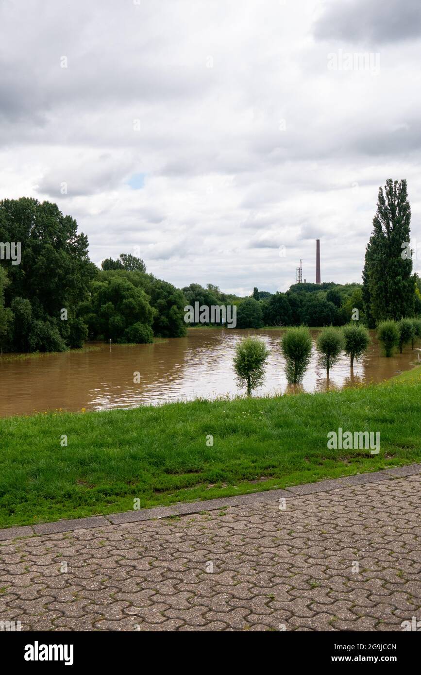 Damaged city background hi-res stock photography and images - Alamy