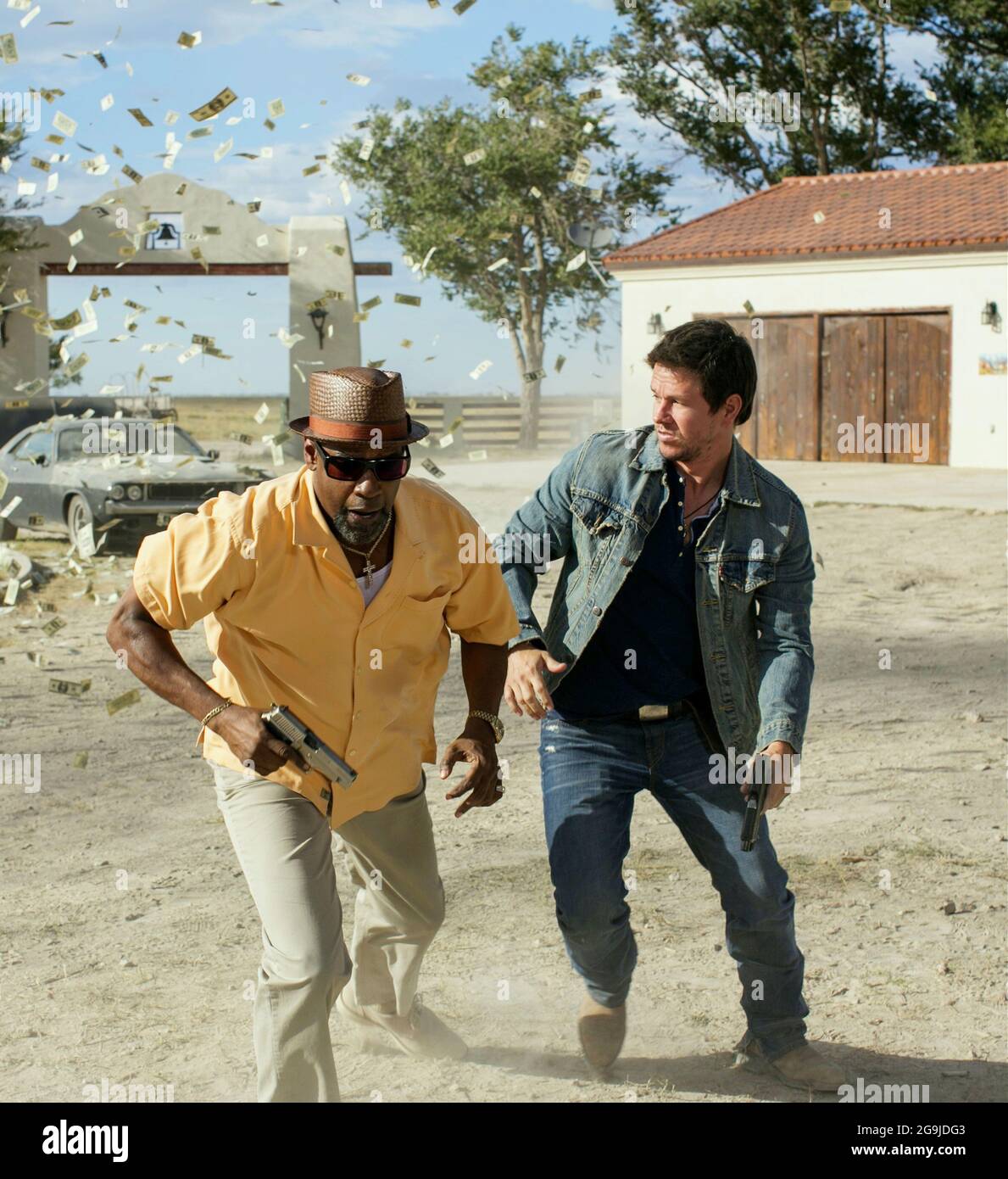 Los Angeles. CA. USA. Denzel Washington and Mark Wahlberg in a scene ...