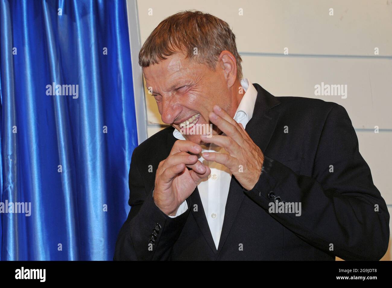 Raymond babbitt hi-res stock photography and images - Alamy