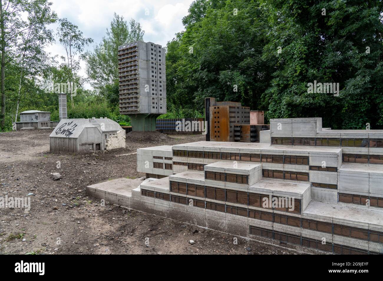 Landscape Park Duisburg North, art installation Neustadt by artists ...