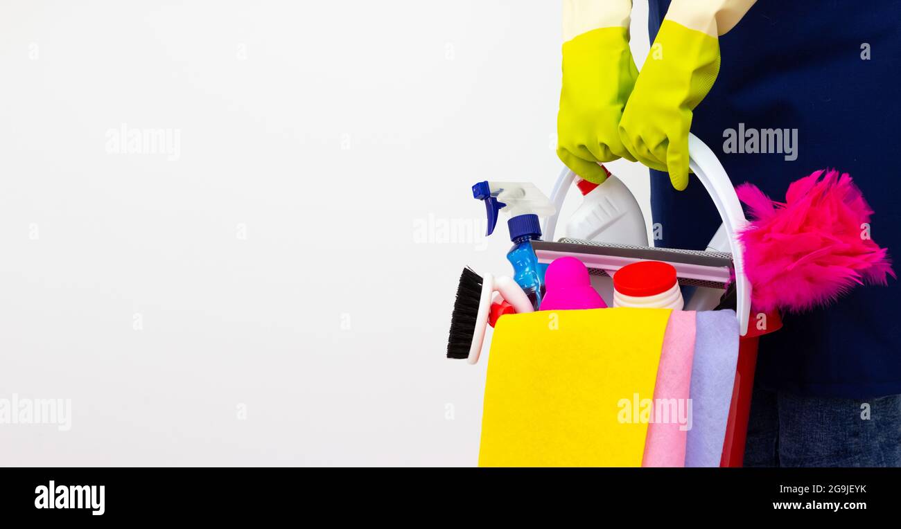 Cleaning service bucket supplies hi-res stock photography and images ...