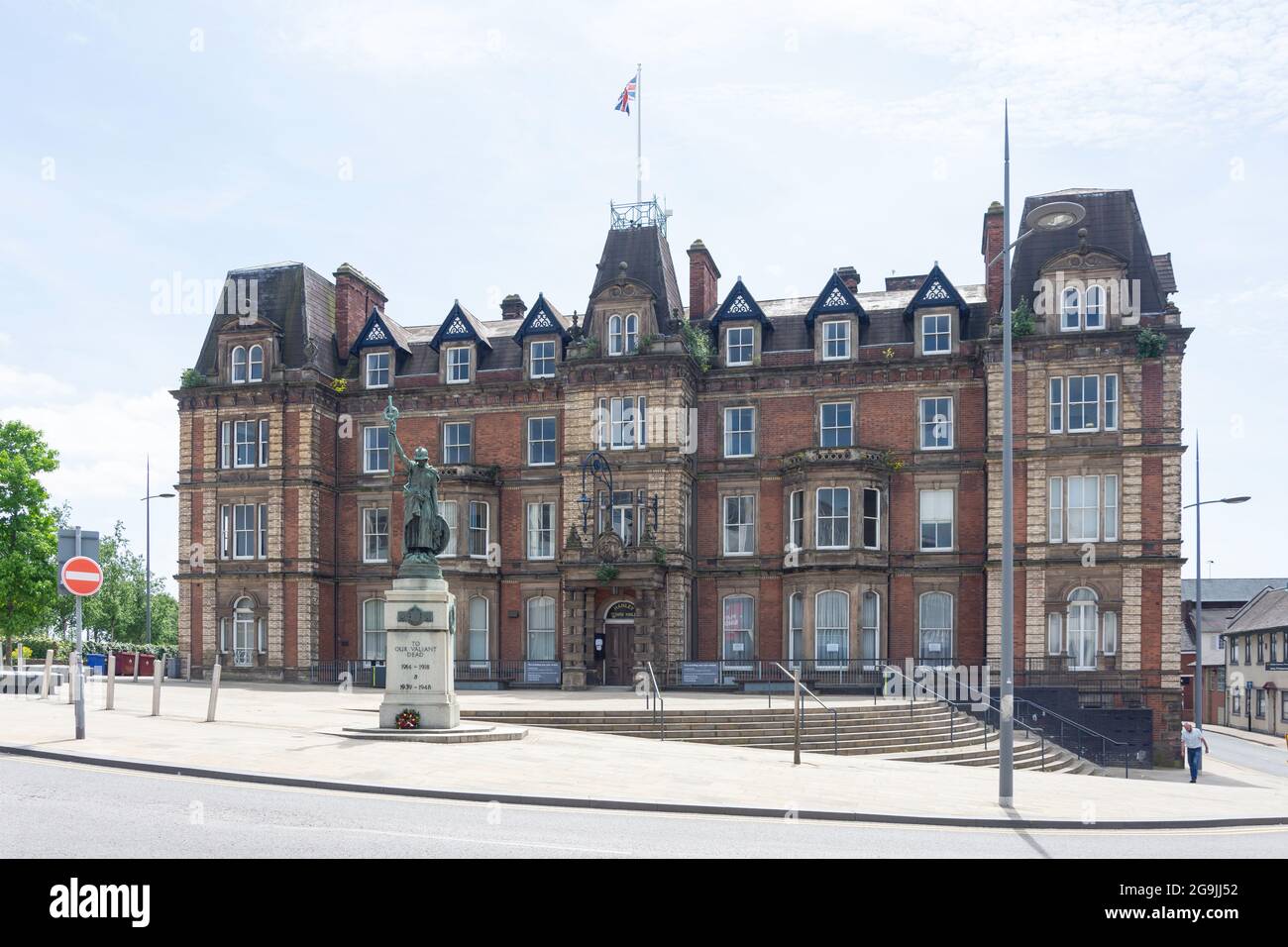 Hanley Town Hall, Albion Street, Hanley, Stoke-on-Trent, Staffordshire ...