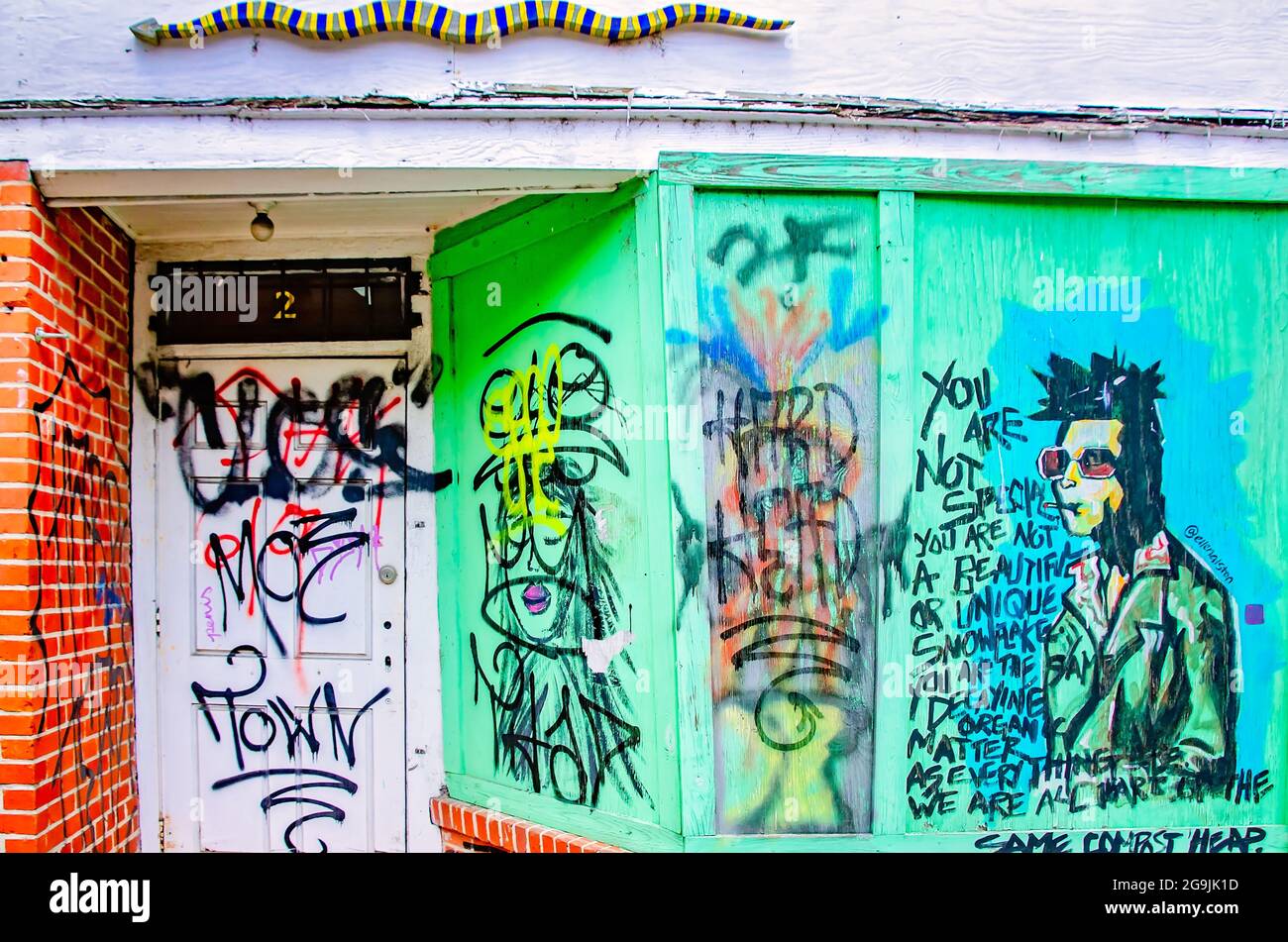 Graffiti mural murals street art hi-res stock photography and images ...