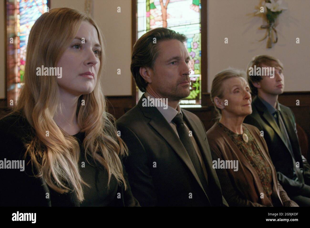 VIRGIN RIVER, from left: Alexandra Breckenridge, Martin Henderson ...