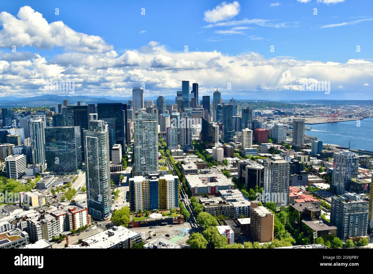Seattle bay waterfront downtown t hi-res stock photography and images ...