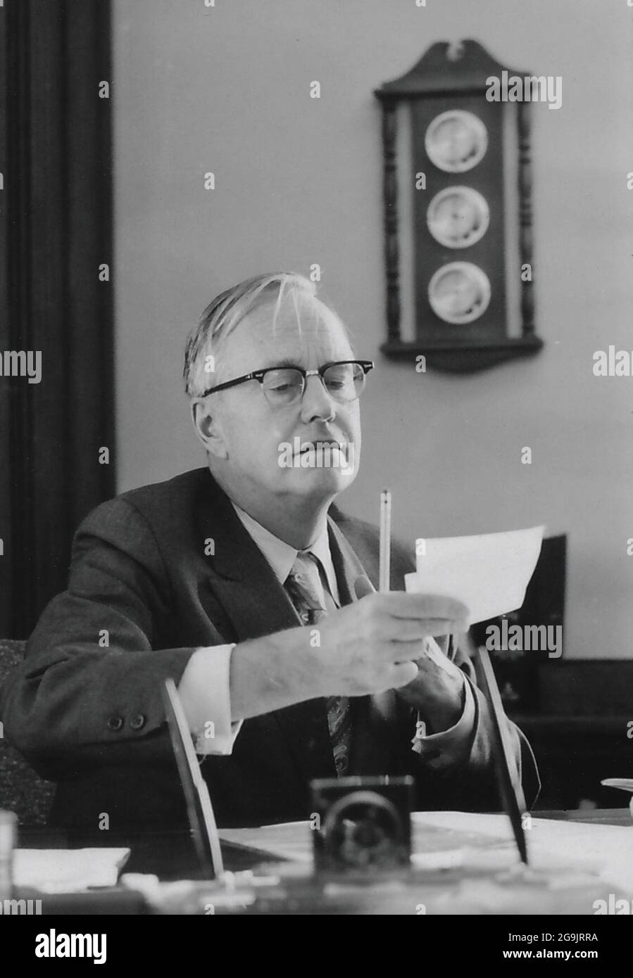 Bribery commission hi-res stock photography and images - Alamy