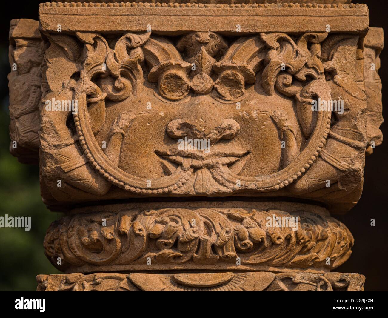 Islamic ornamentation at the Qutb Minar complex, UNESCO World Heritage ...