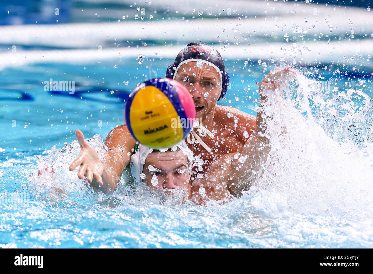 TOKYO, JAPAN - JULY 27: Devon Card of South Africa, Dylan Woodhead of ...