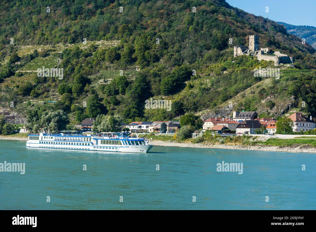 Building cruise hi-res stock photography and images - Alamy