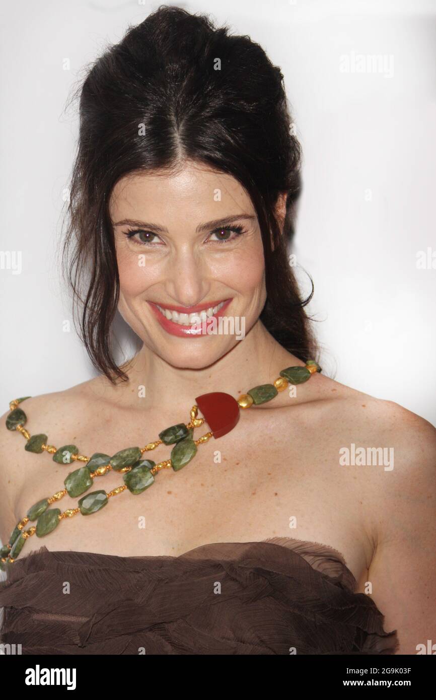 Idina menzel tv hi-res stock photography and images - Alamy