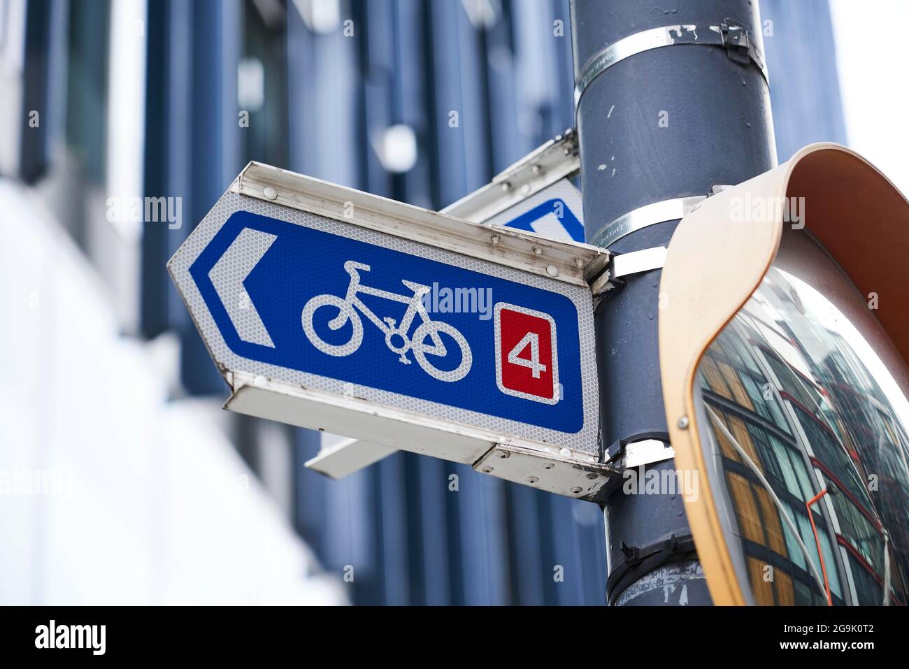 Cycle Route Sign Cycleway 4, London, England, United Kingdom Stock ...