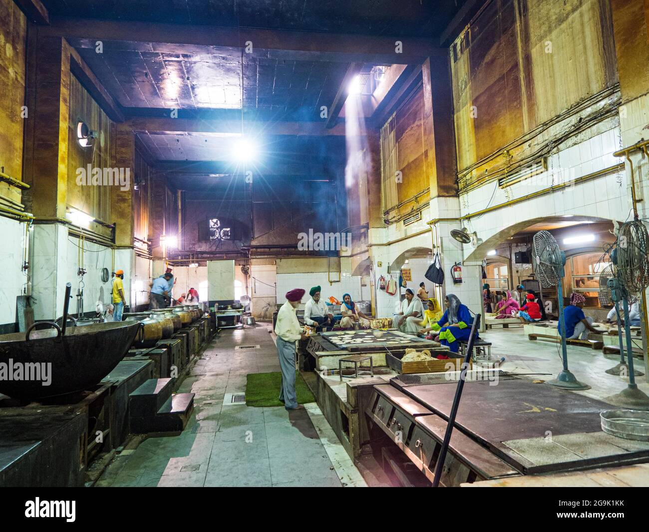Kitchen for mass dining, Bangla Sahib Gurudwara Sikh Temple, Delhi ...
