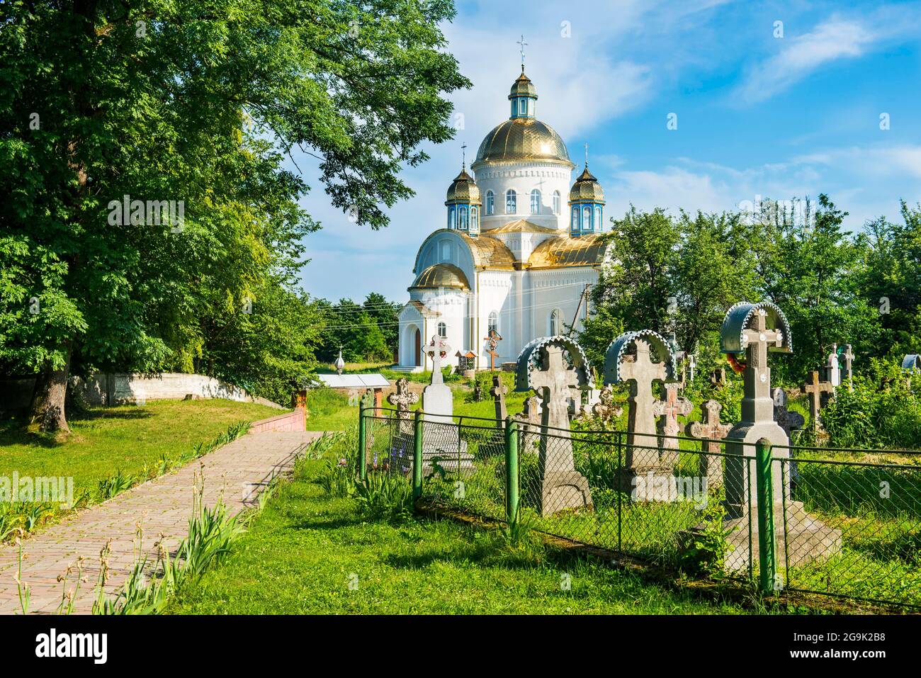 Eastern orthodox church building hi-res stock photography and images ...