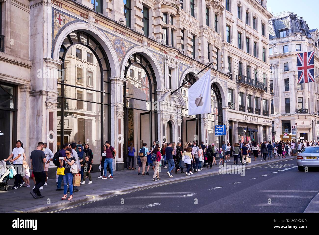 Apple inc london hi-res stock photography and images - Alamy