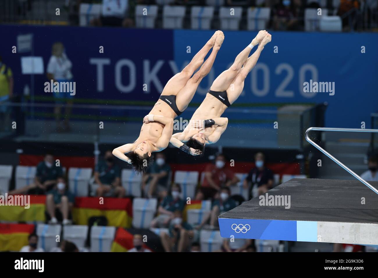 10m platform final of diving tokyo hi-res stock photography and images ...