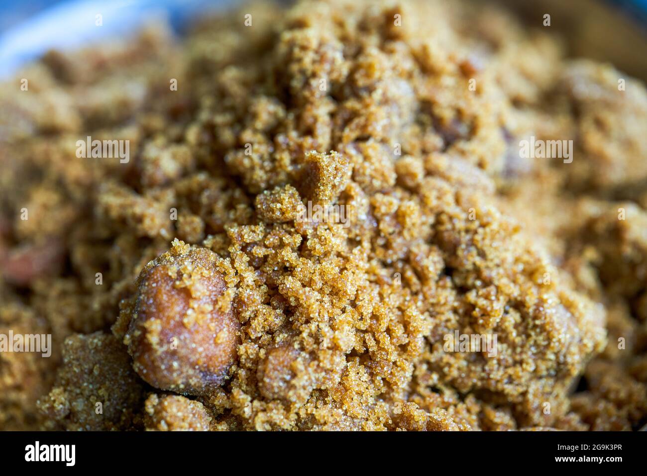 Chinese traditional crude brown sugar close-up, sucrose Stock Photo - Alamy
