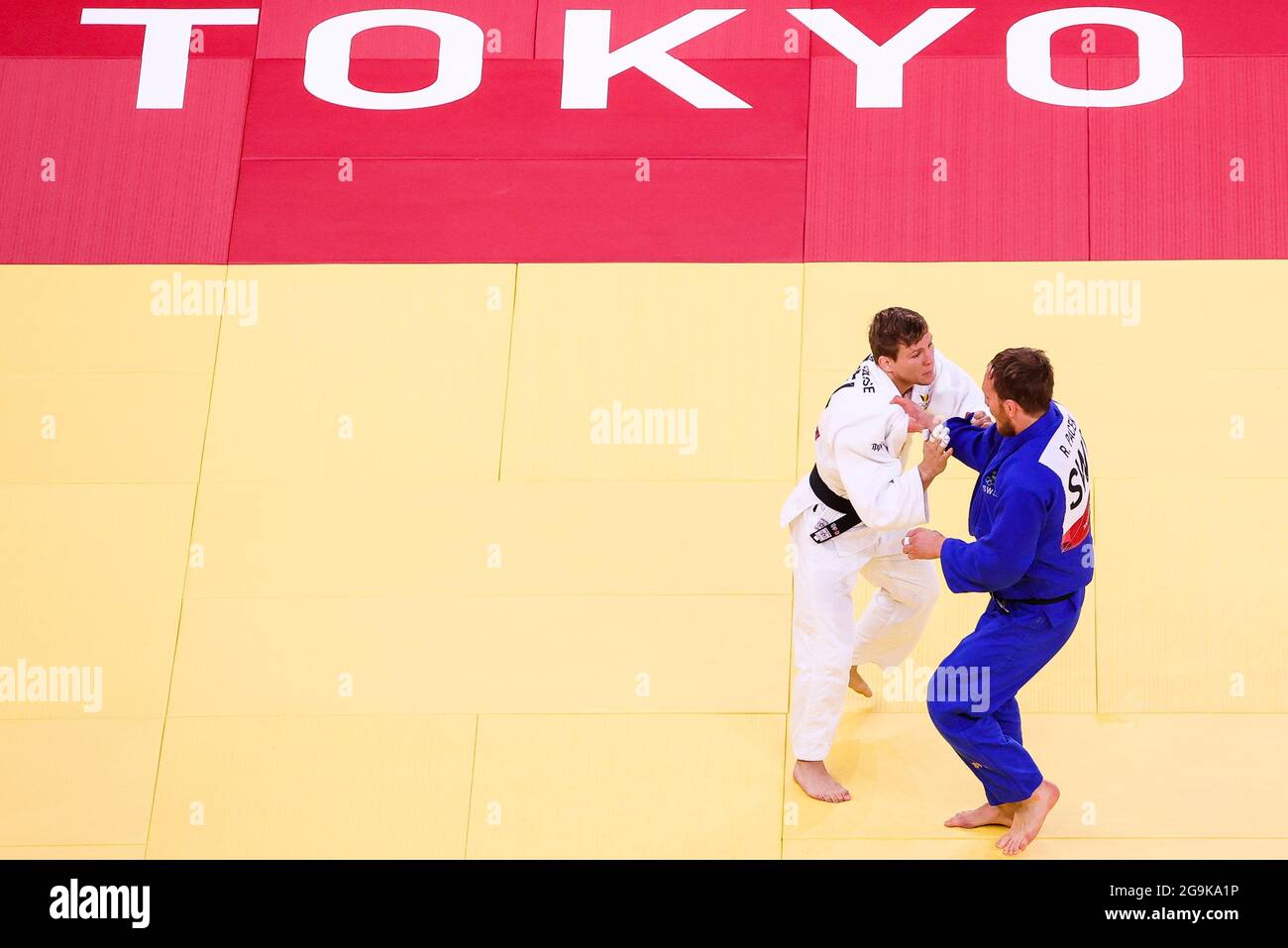 Belgian Matthias Casse and Swedish Robin Pacek fight during a 1/8 ...