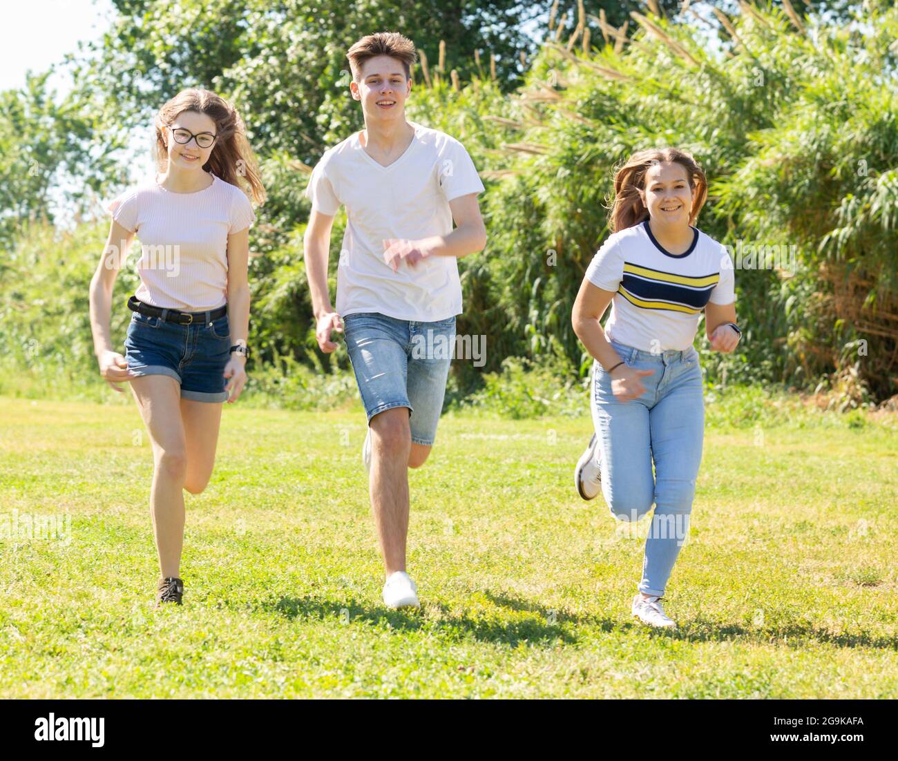 Boy teen running race hi-res stock photography and images - Alamy