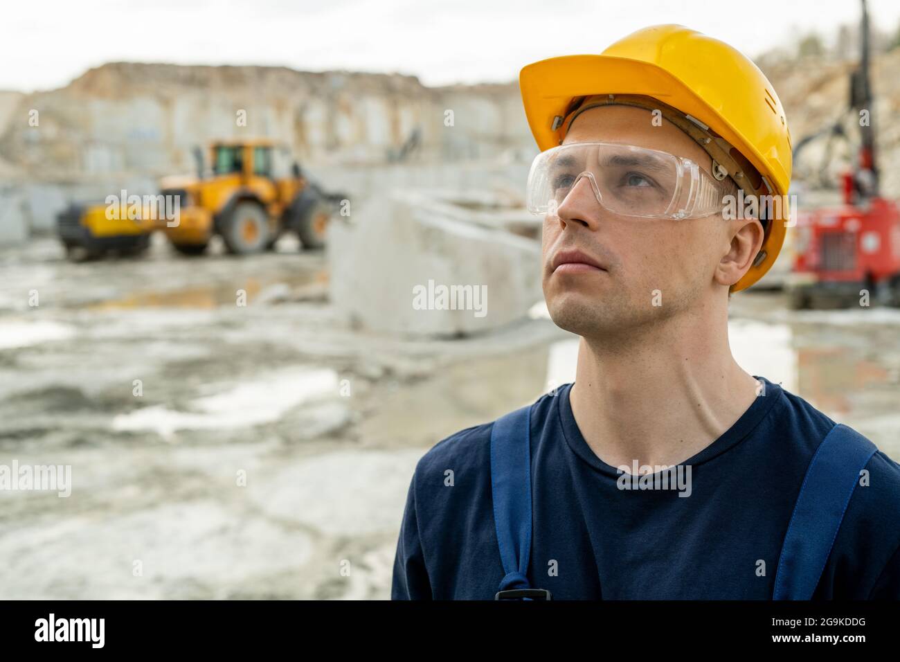 Serious building hi-res stock photography and images - Alamy