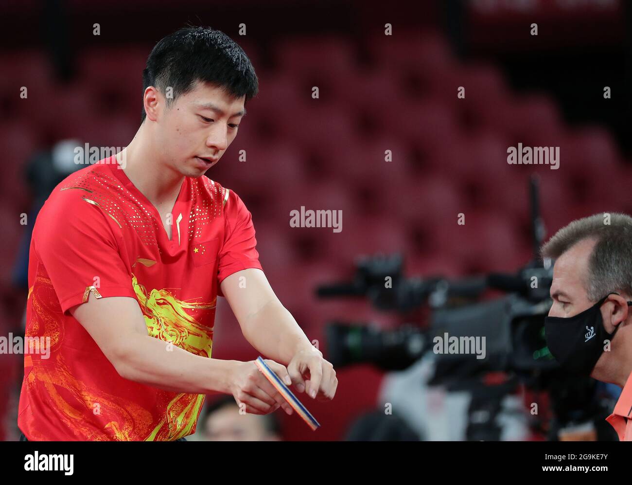 Table tennis match referee hi-res stock photography and images - Alamy
