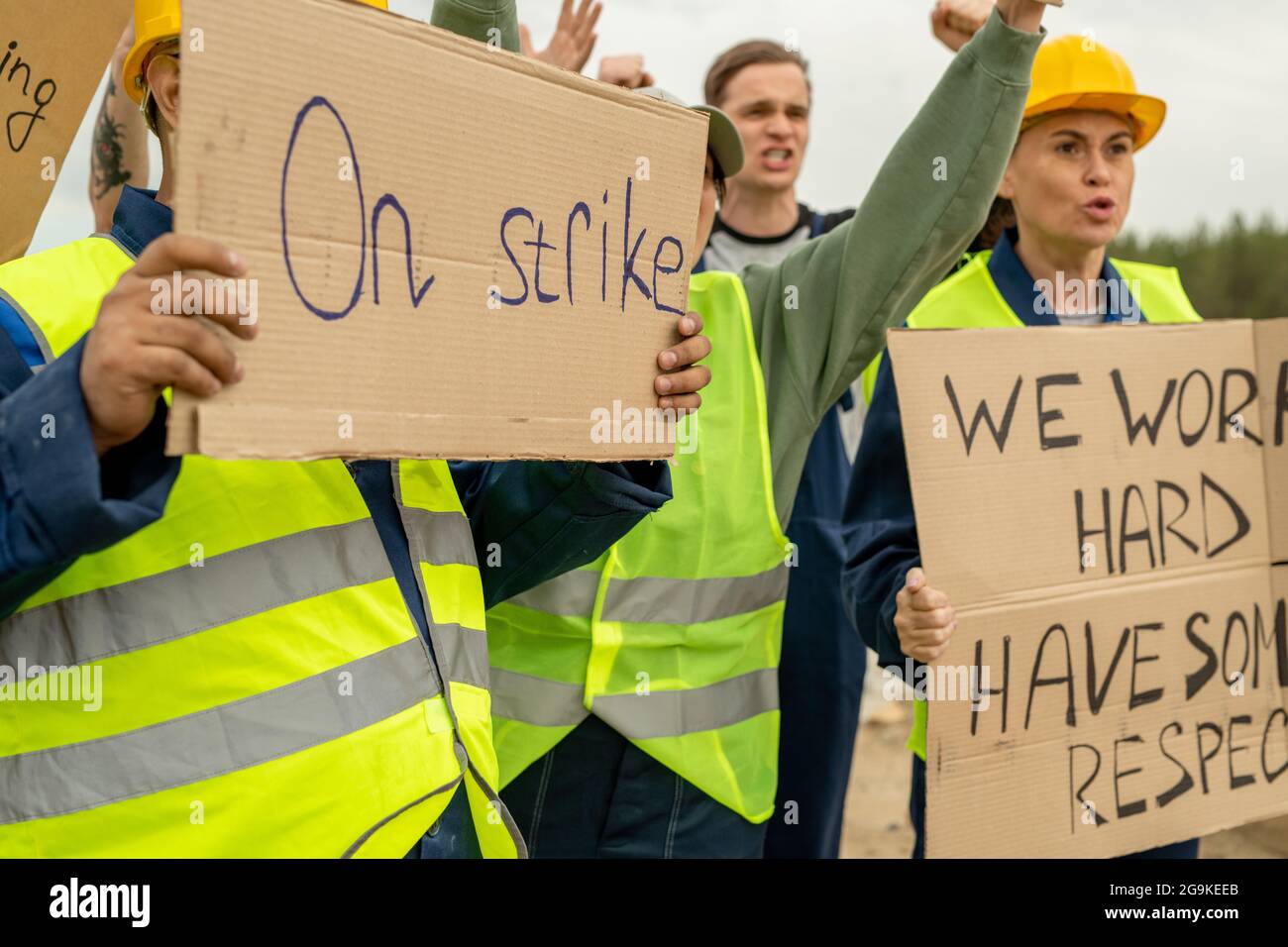Group of angry people on hi-res stock photography and images - Alamy