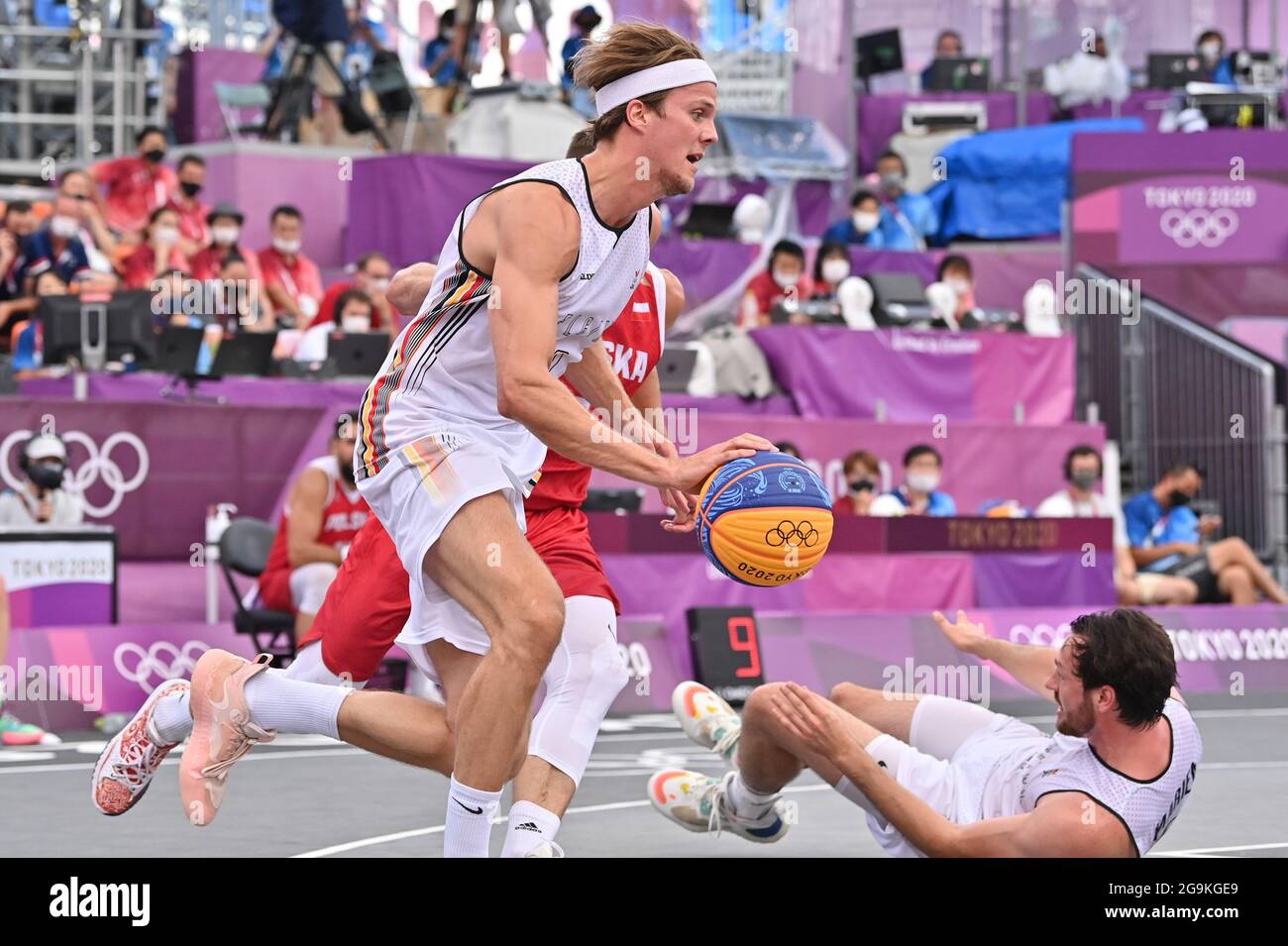 Belgian Thibaut Vervoort fights for the ball during the seventh and ...