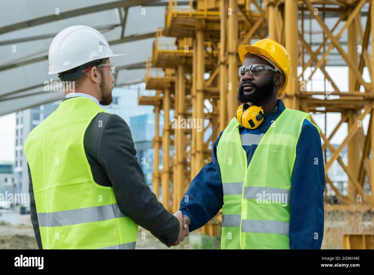 Engineers at work hi-res stock photography and images - Alamy