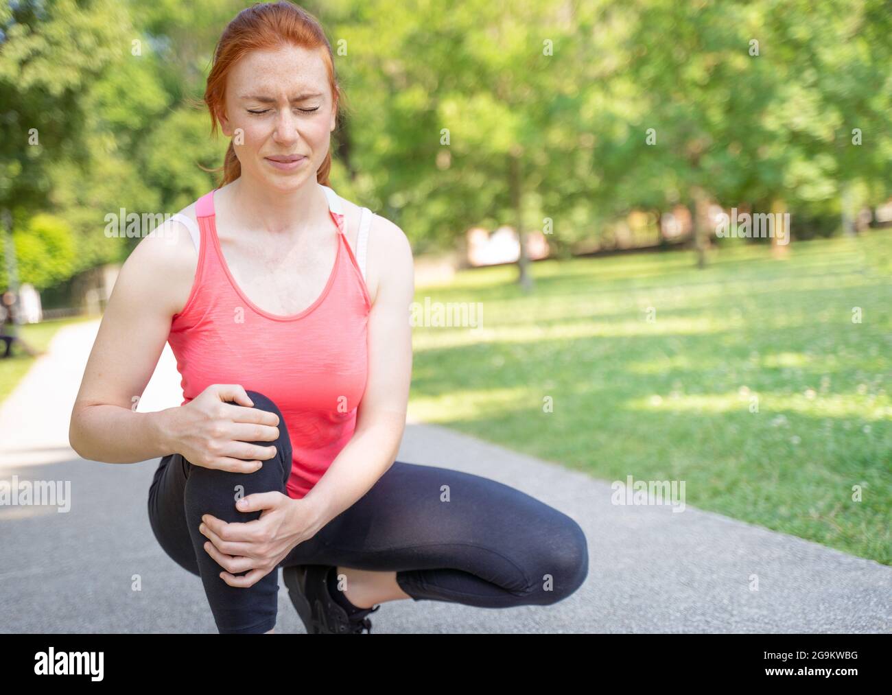Woman injured leg hi-res stock photography and images - Alamy