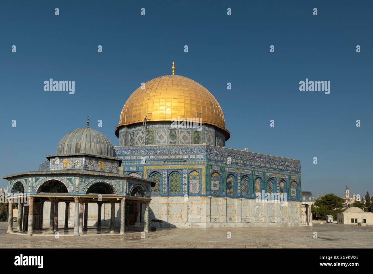 View of Dome of the Chain, Qubbat al-Silsilah built by the Umayyads ...