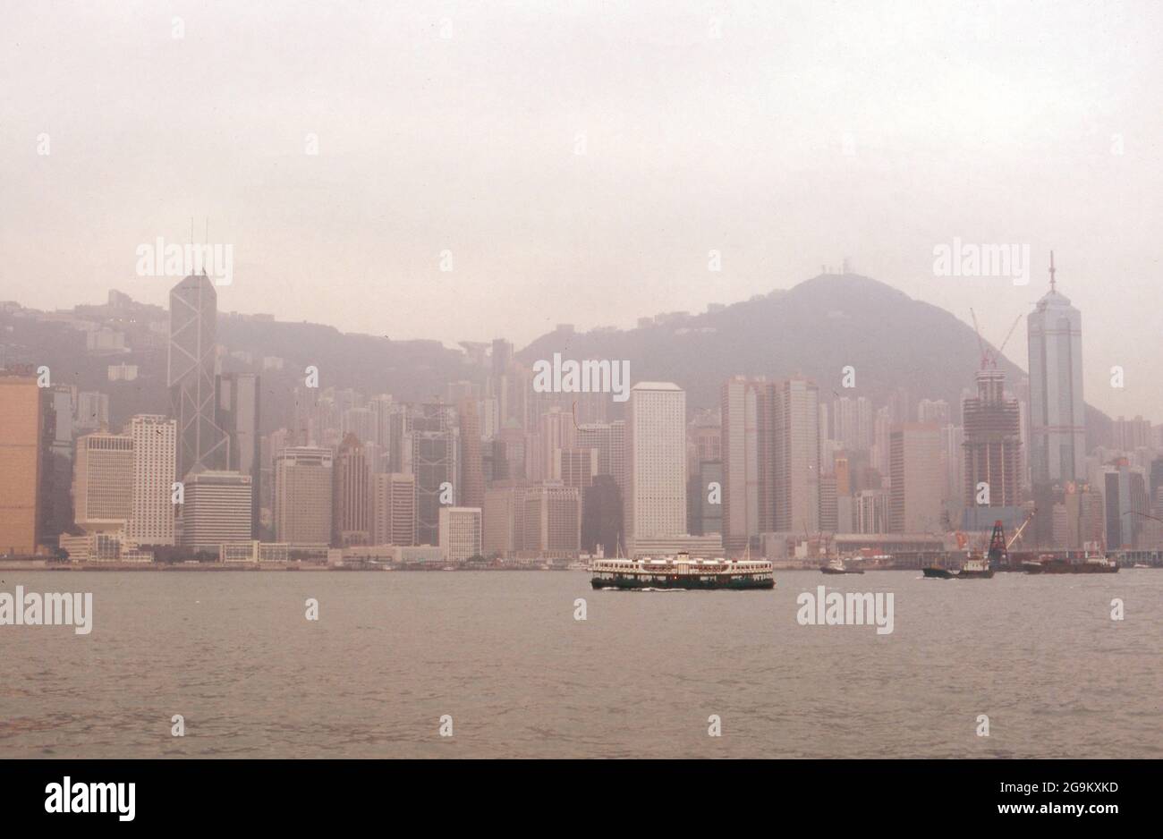 Skyline von Hongkong, China1998. Hong Kong skyline, China 1998 Stock ...