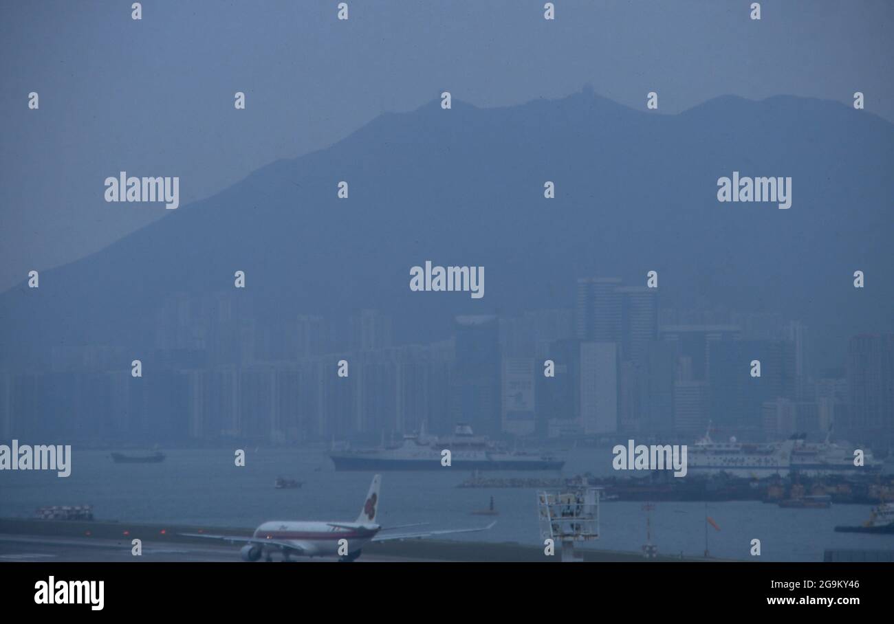 Flughafen hongkong hi-res stock photography and images - Alamy