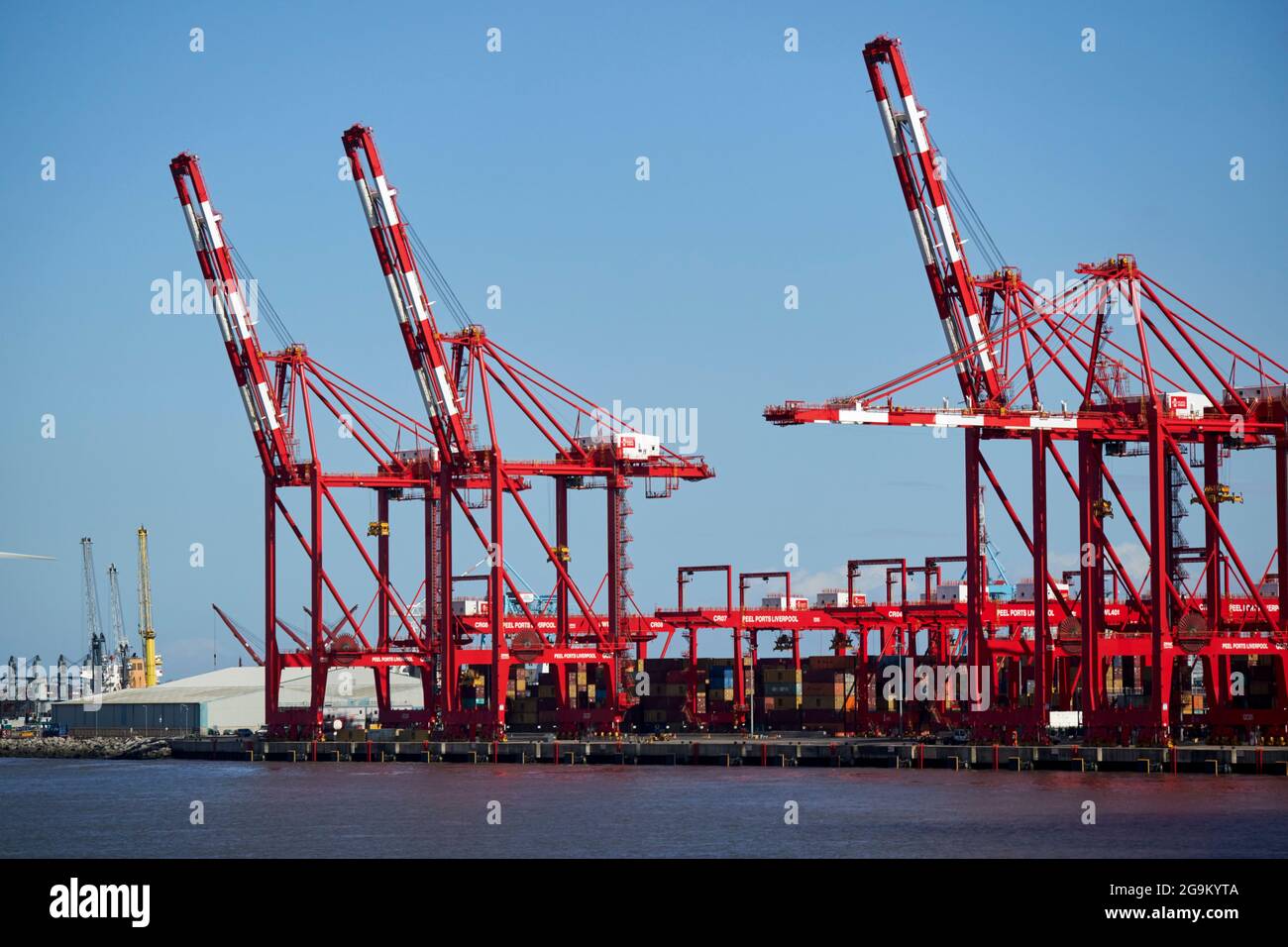 Liverpool 2 container terminal hi-res stock photography and images - Alamy