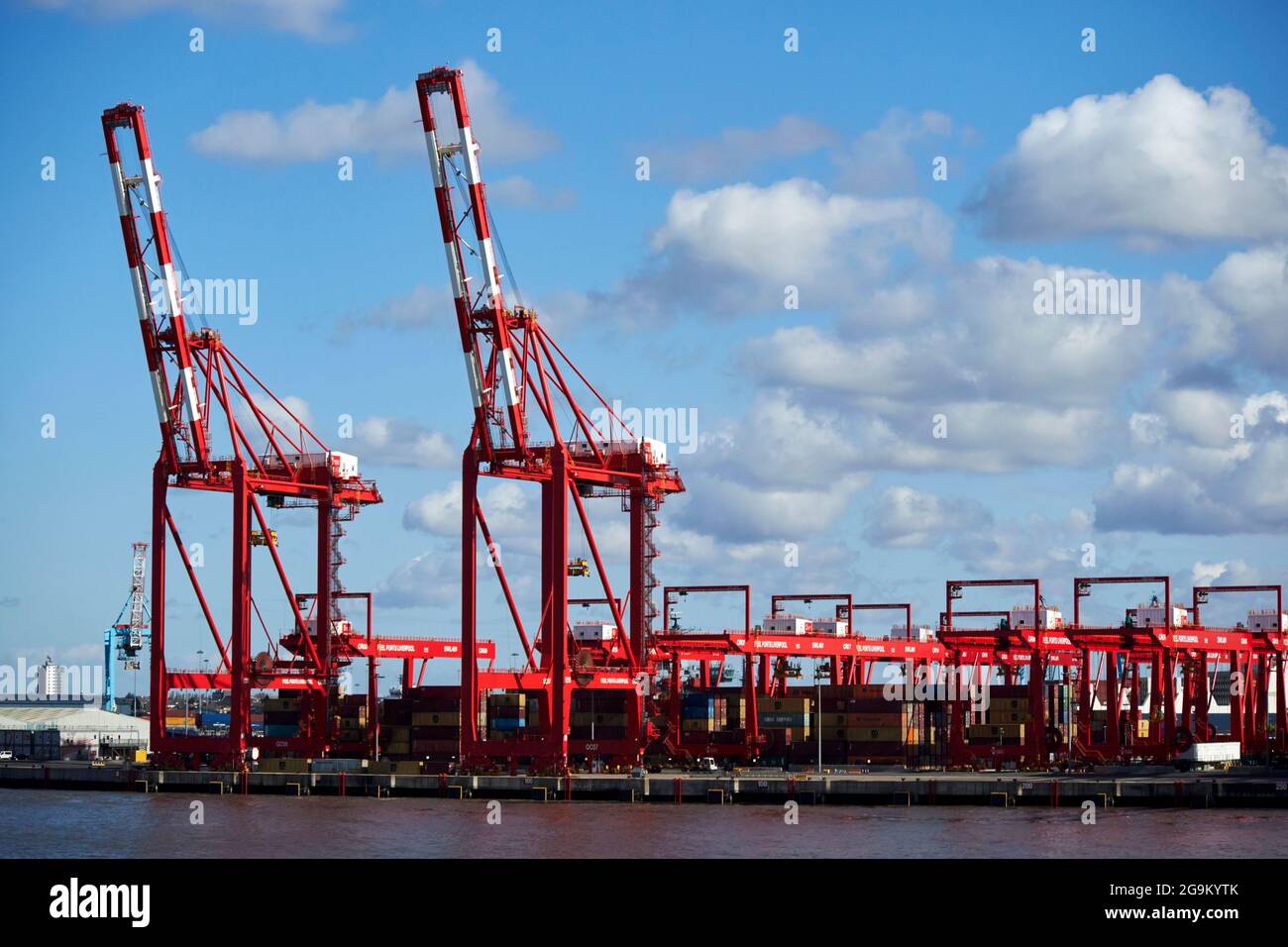 Liverpool 2 container terminal hi-res stock photography and images - Alamy