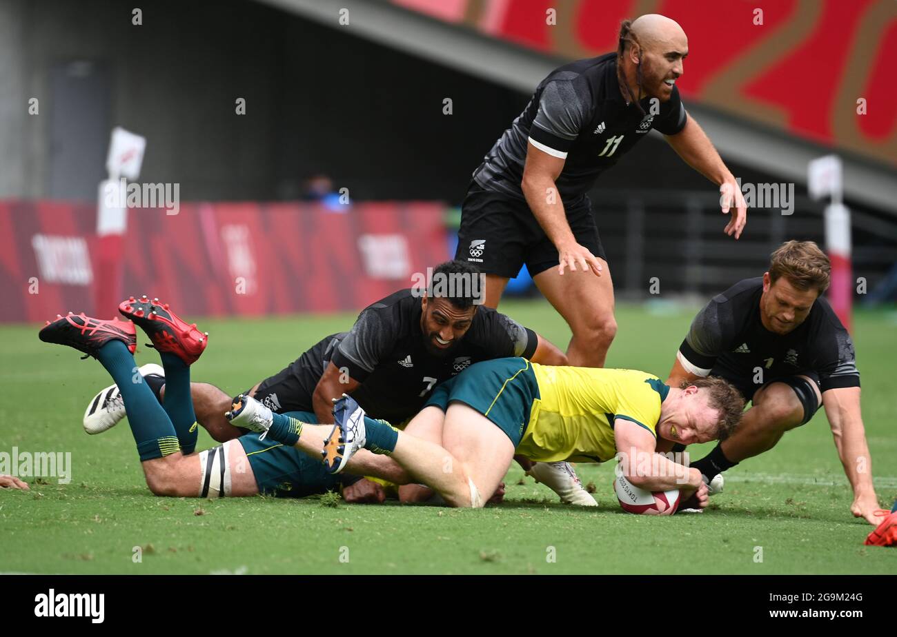 Tokyo, Japan. 27th July, 2021. Henry Hutchison (front C) of Australia ...