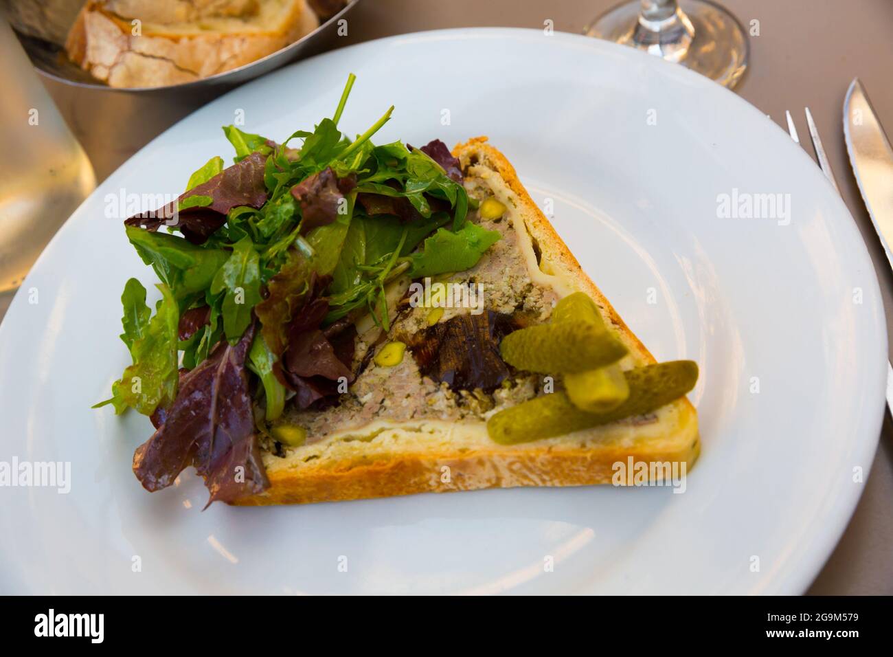 Pate en croute hi-res stock photography and images - Alamy