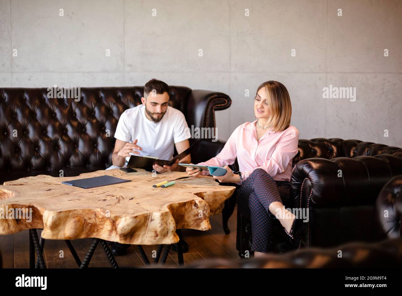 Real Estate Agent Presenting Contract Hi res Stock Photography And real-estate-agent-presenting-contract-hi-res-stock-photography-and