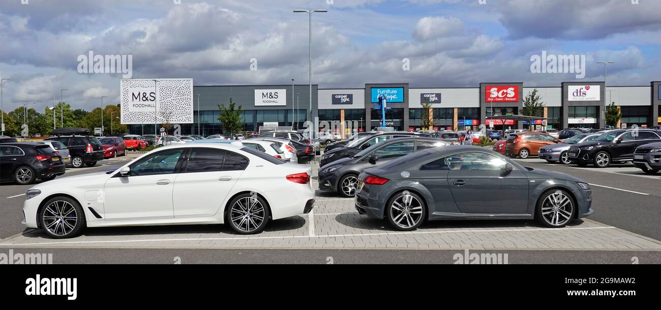 Side view rows of free car parking in Chelmsford Clock Tower Retail ...