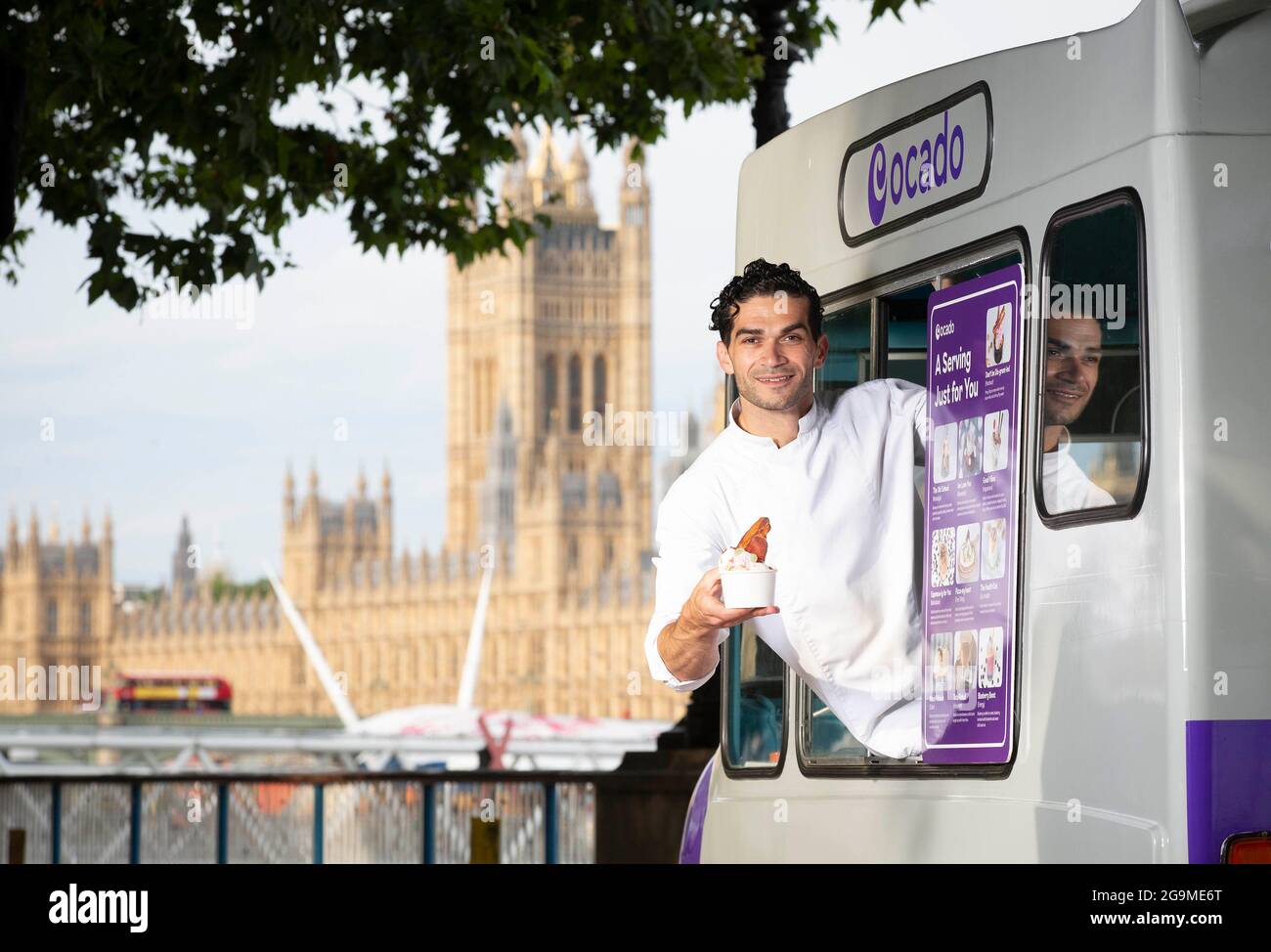 Handing ice cream hi-res stock photography and images - Alamy