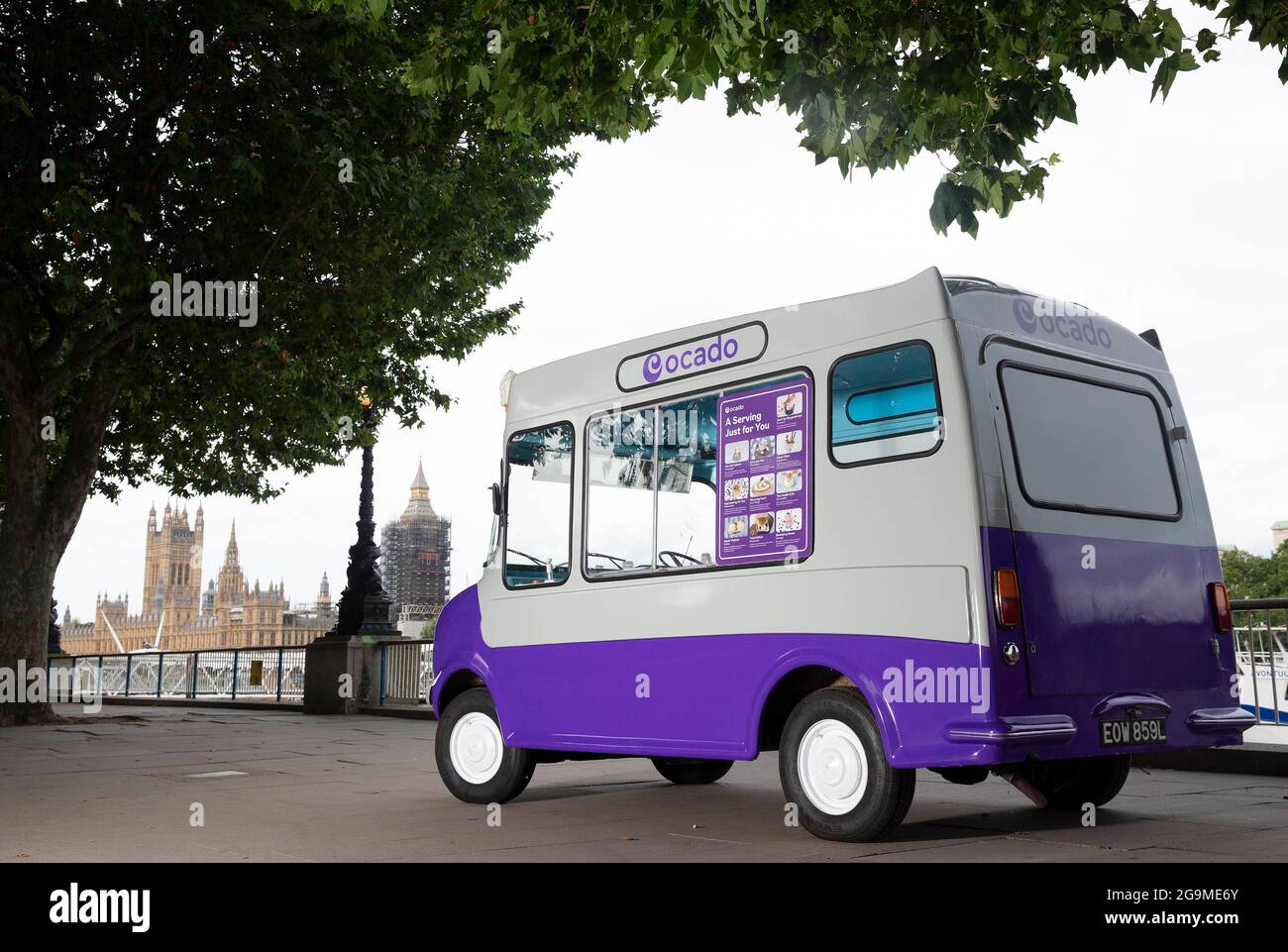 Consumer ocado hi-res stock photography and images - Alamy