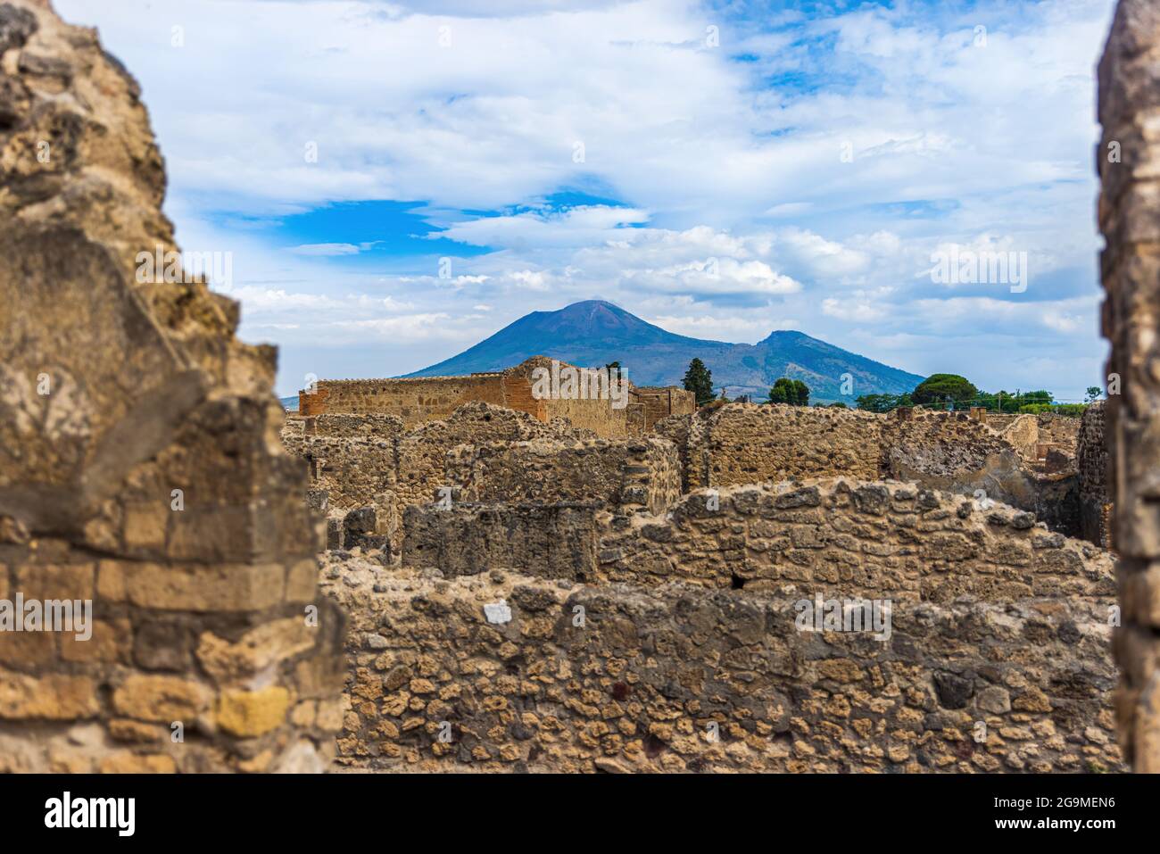 Mount vesuvius pompeii view hi-res stock photography and images - Alamy