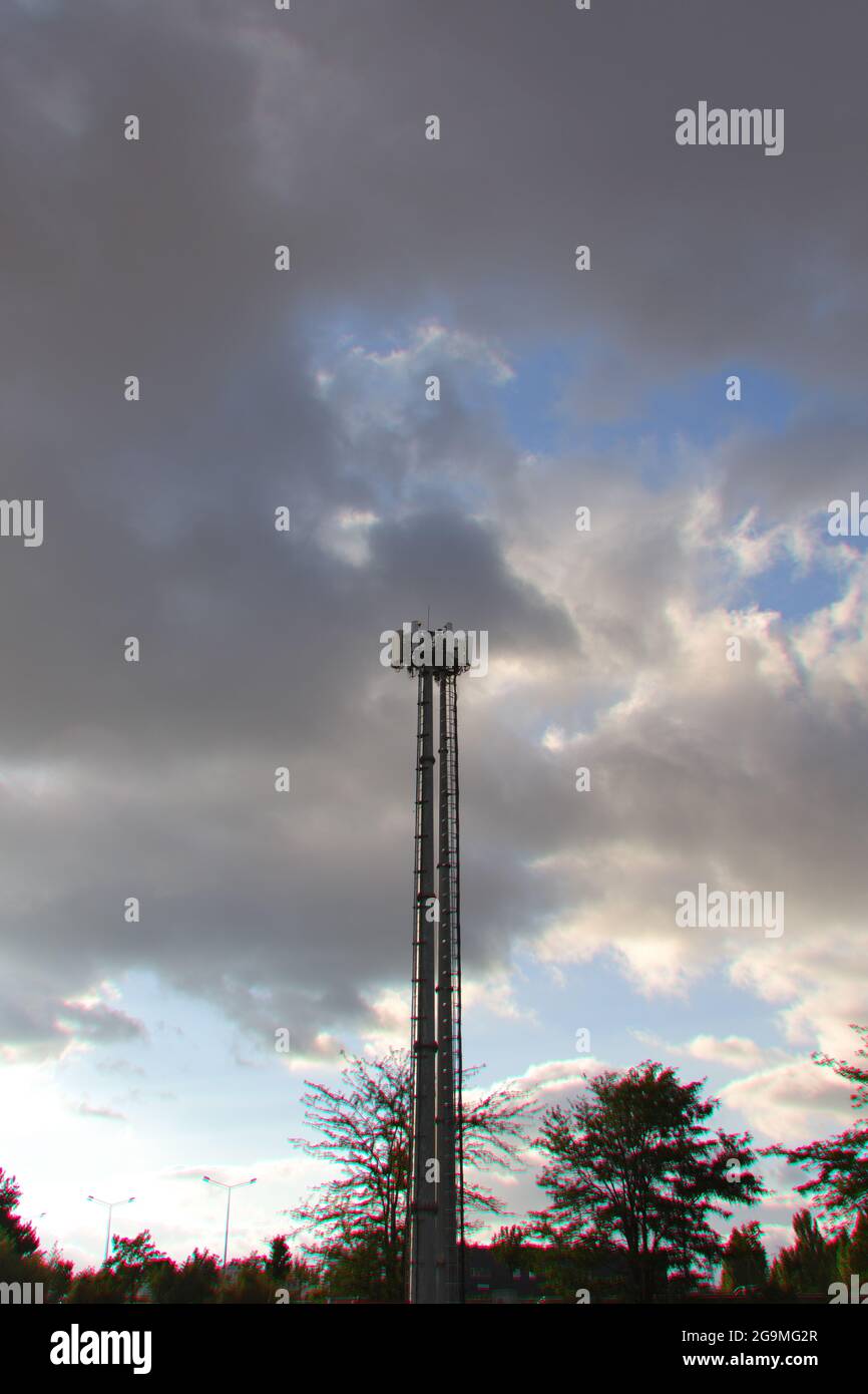 Signal transmission towers hi-res stock photography and images - Alamy