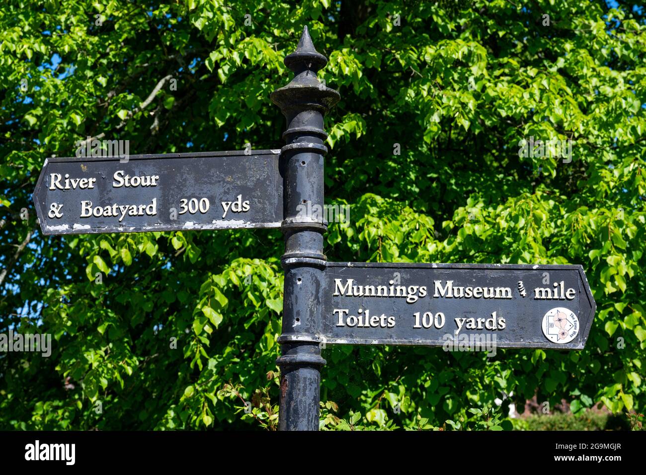 Historic signpost hi-res stock photography and images - Alamy