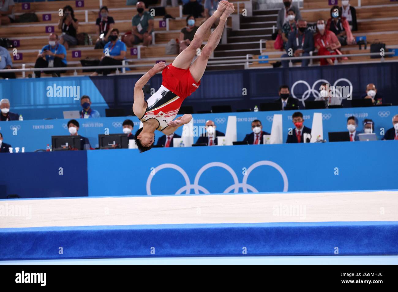 Japan's Daiki Hashimoto competes in the floor during the Tokyo 2020 ...