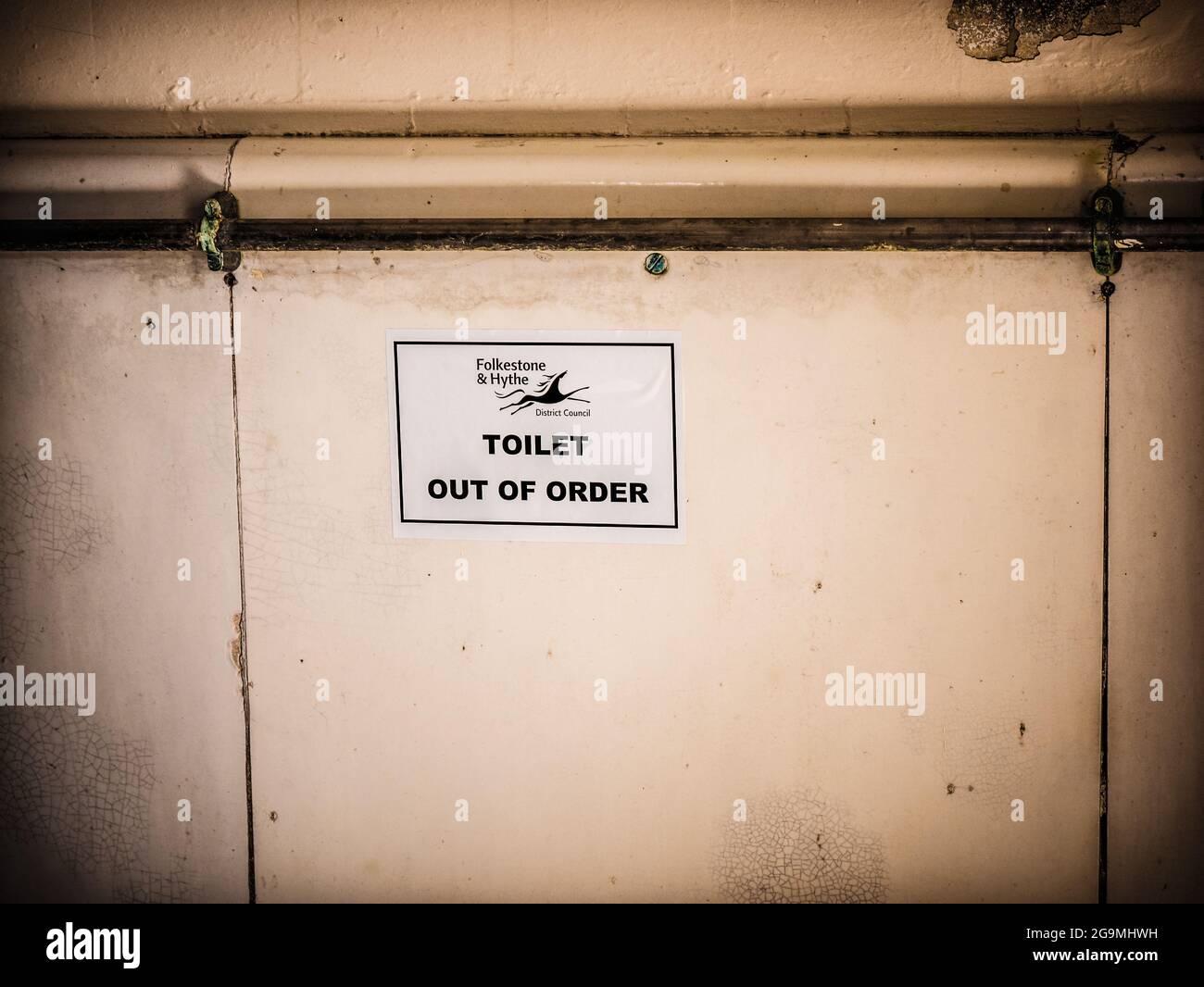 Out of order toilet hi-res stock photography and images - Alamy