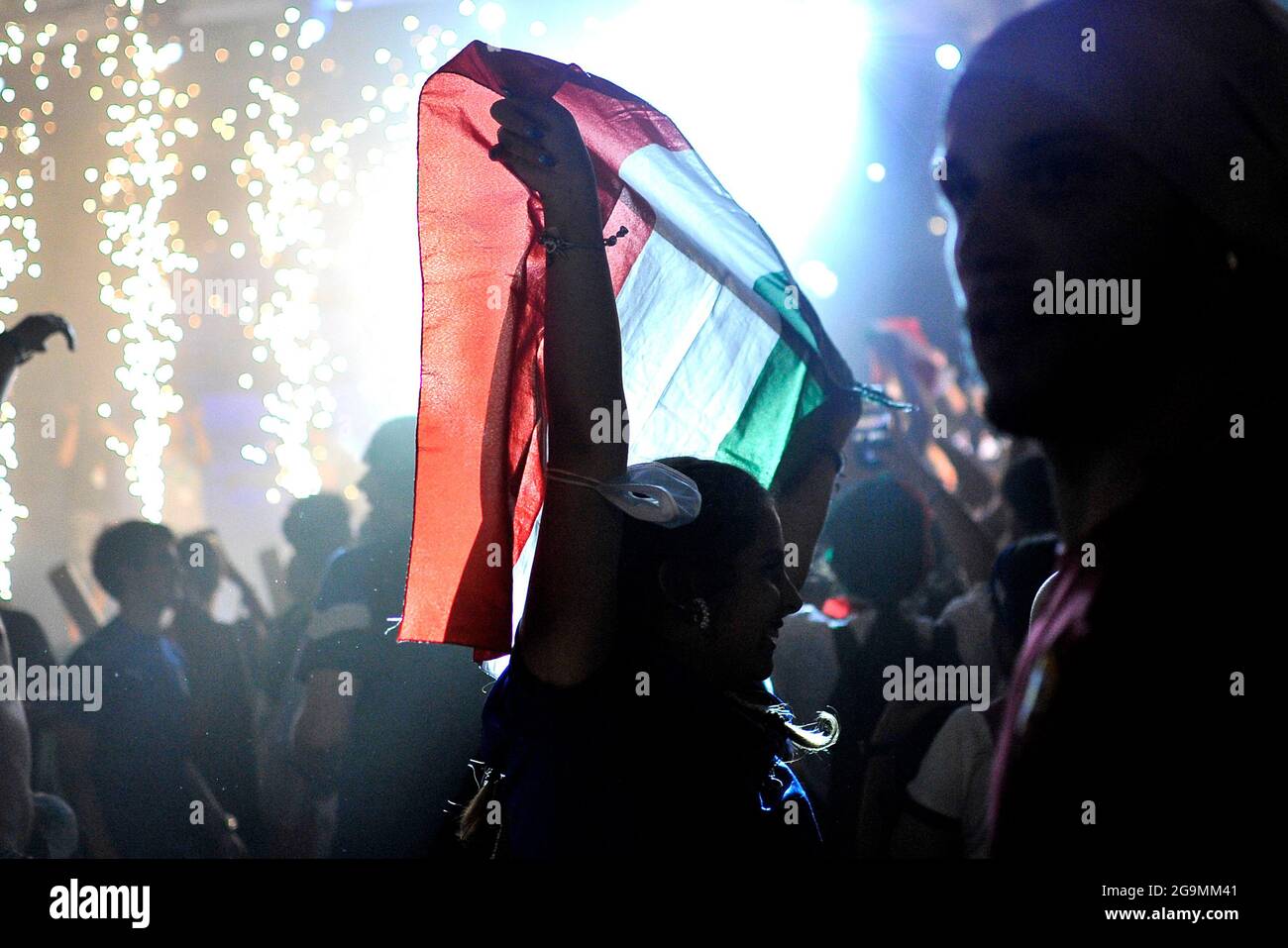 Italian fans celebrate in Piazza del Popolo in Rome, after Italy's ...