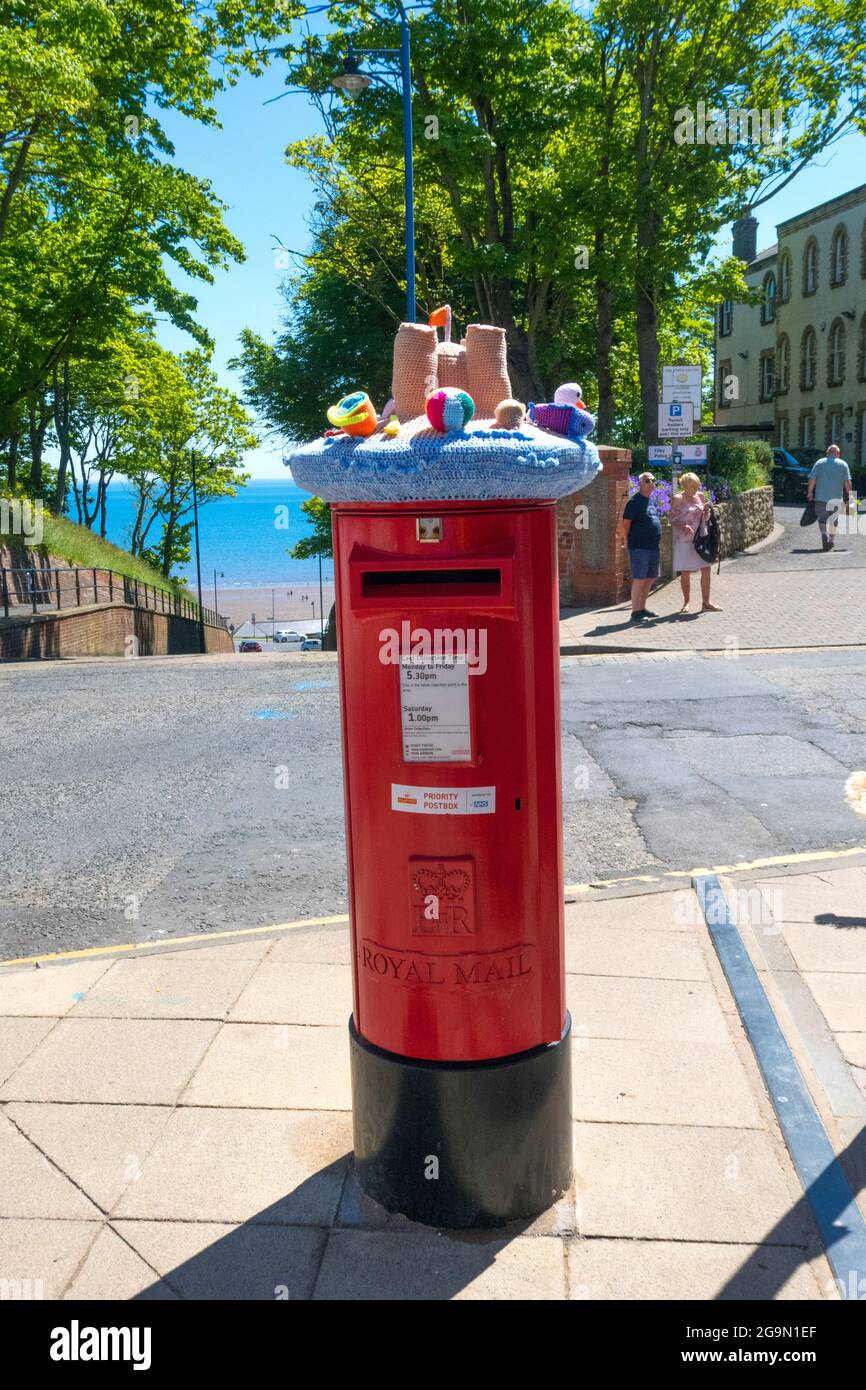 Knitted ornament hi-res stock photography and images - Alamy