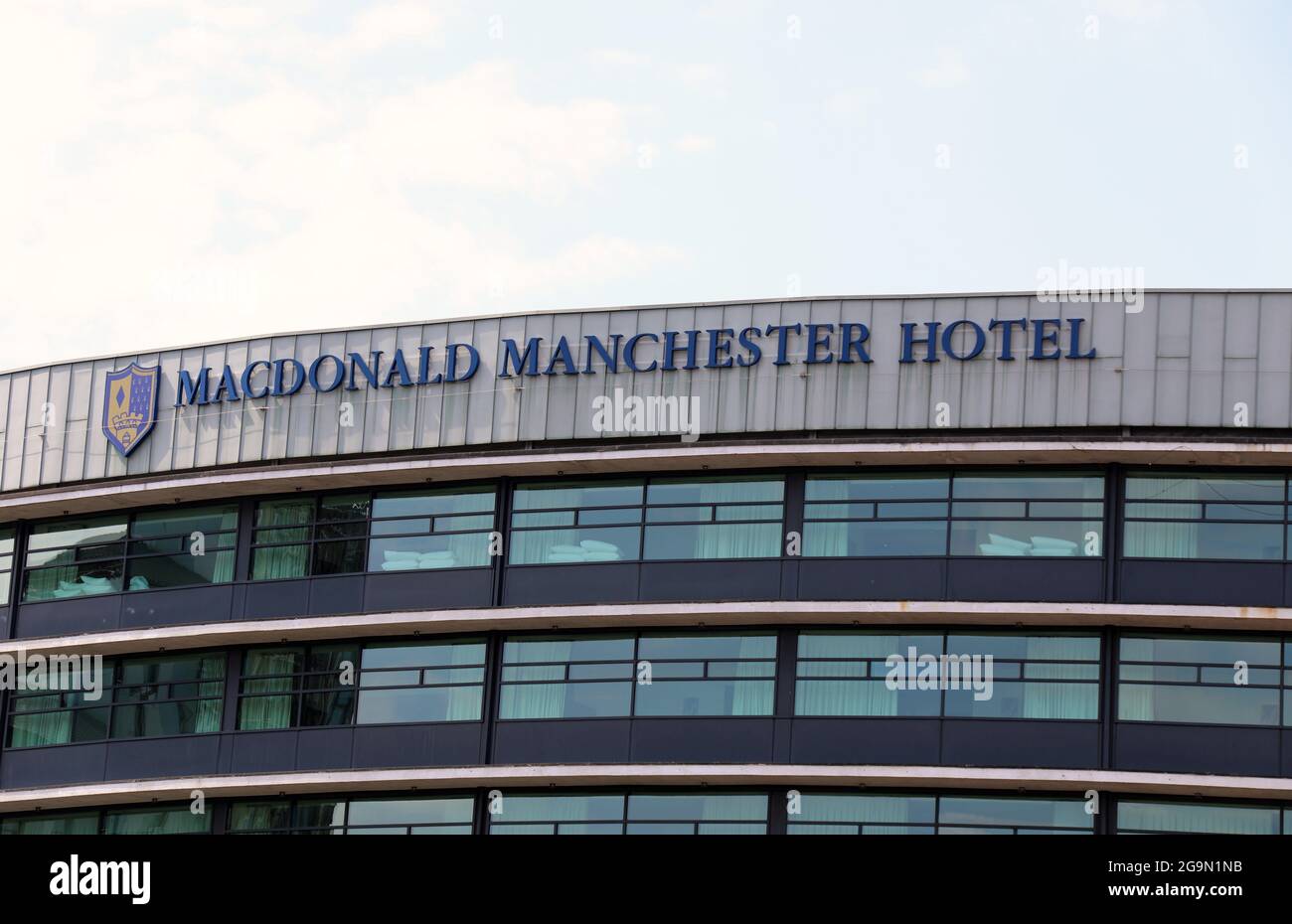 London the city hotel sign hi-res stock photography and images - Alamy
