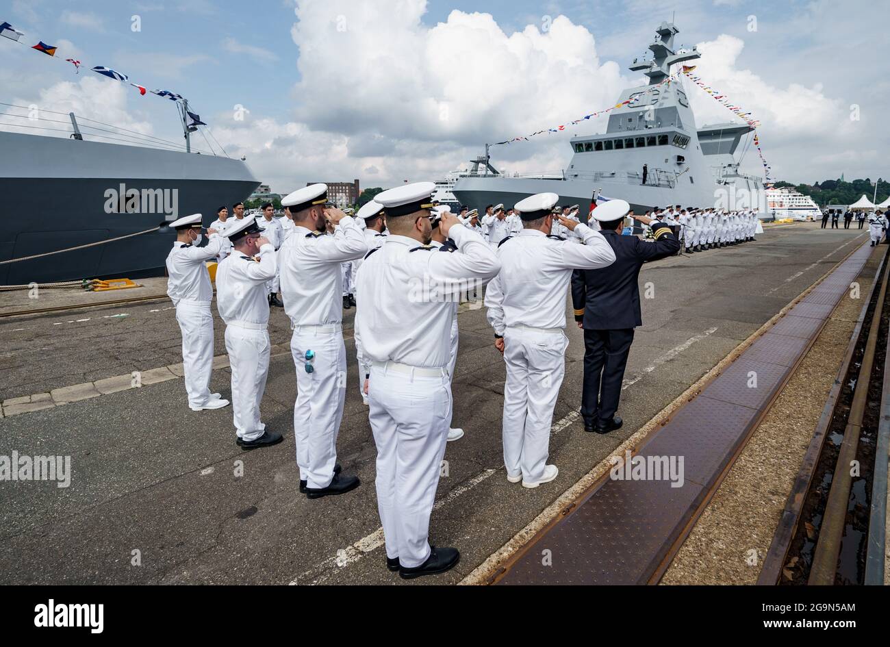 Kiel, Germany. 27th July, 2021. Israeli marines are lined up in front ...