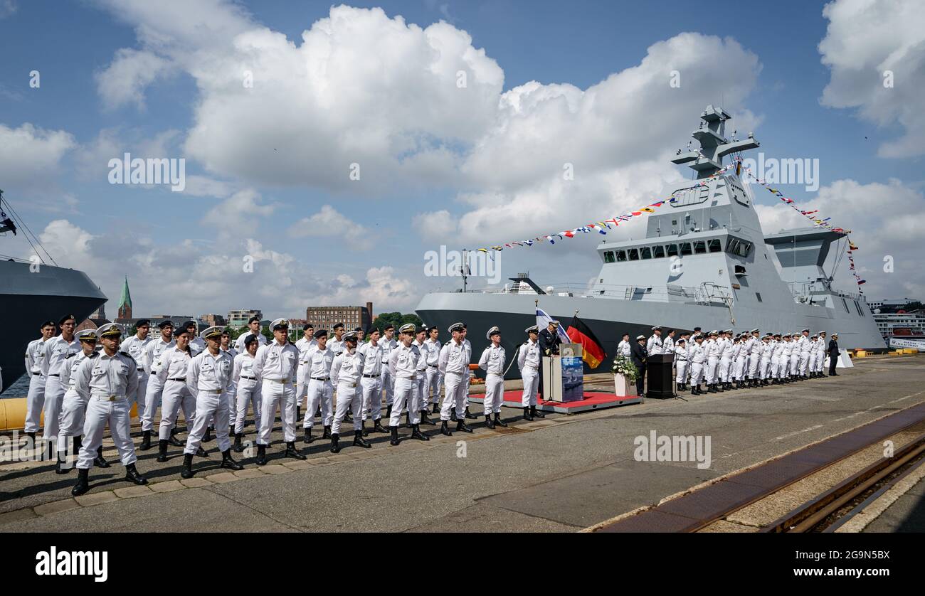 Kiel, Germany. 27th July, 2021. Israeli marines lined up in front of ...